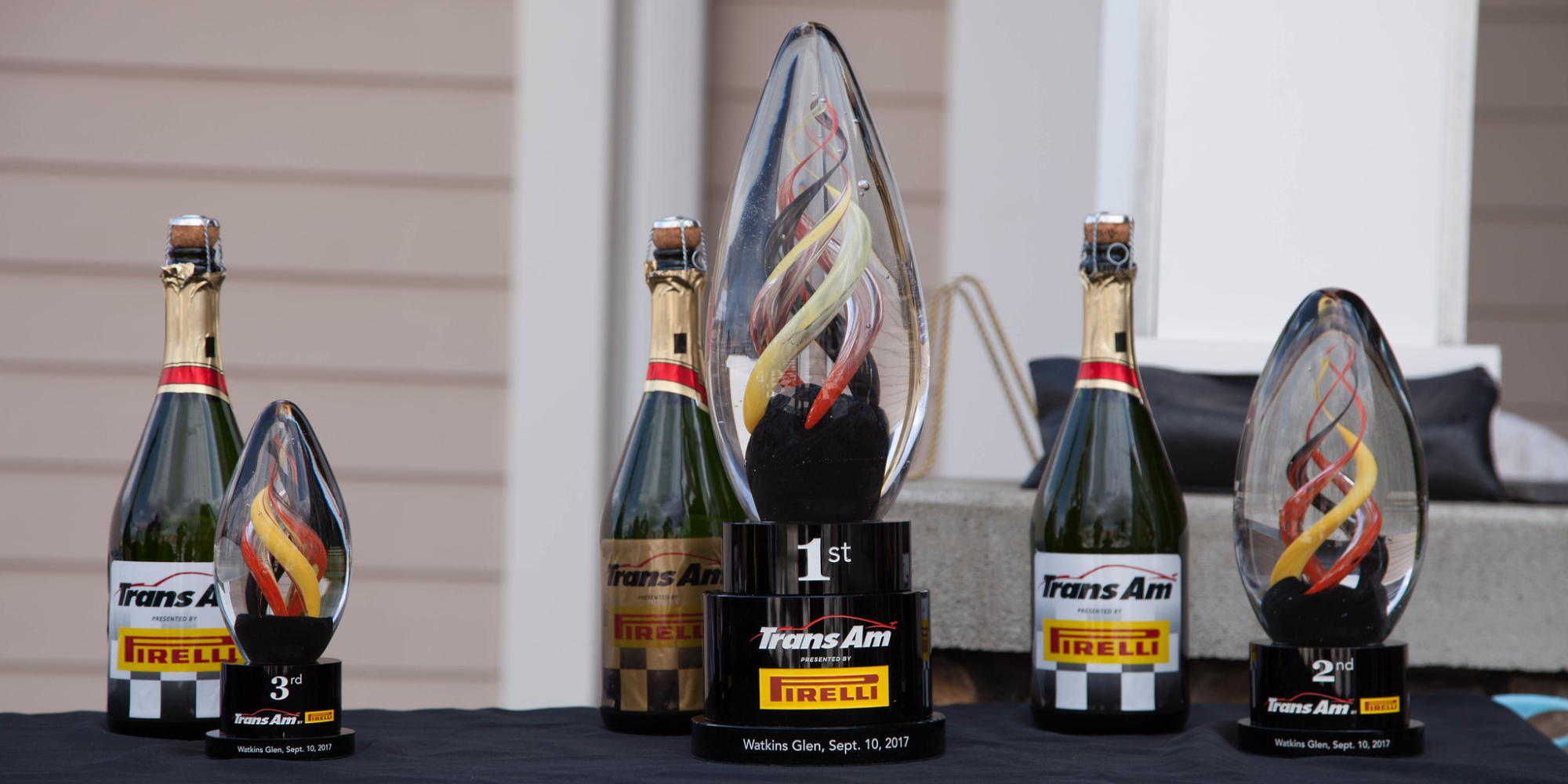 TIPS FOR DECORATING YOUR CORPORATE AWARDS – Crystal Sensation